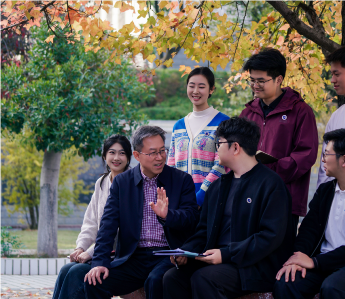 Chairperson Hu Kaibo Engages with Young Students on "Youth and Growth ...